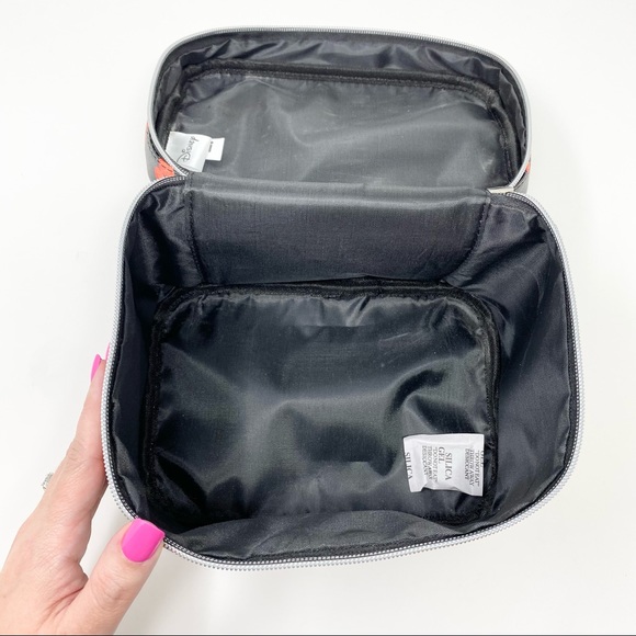 Disney | Bags | Disney Dani By Danielle Nicole Cosmetic Carrying Case ...
